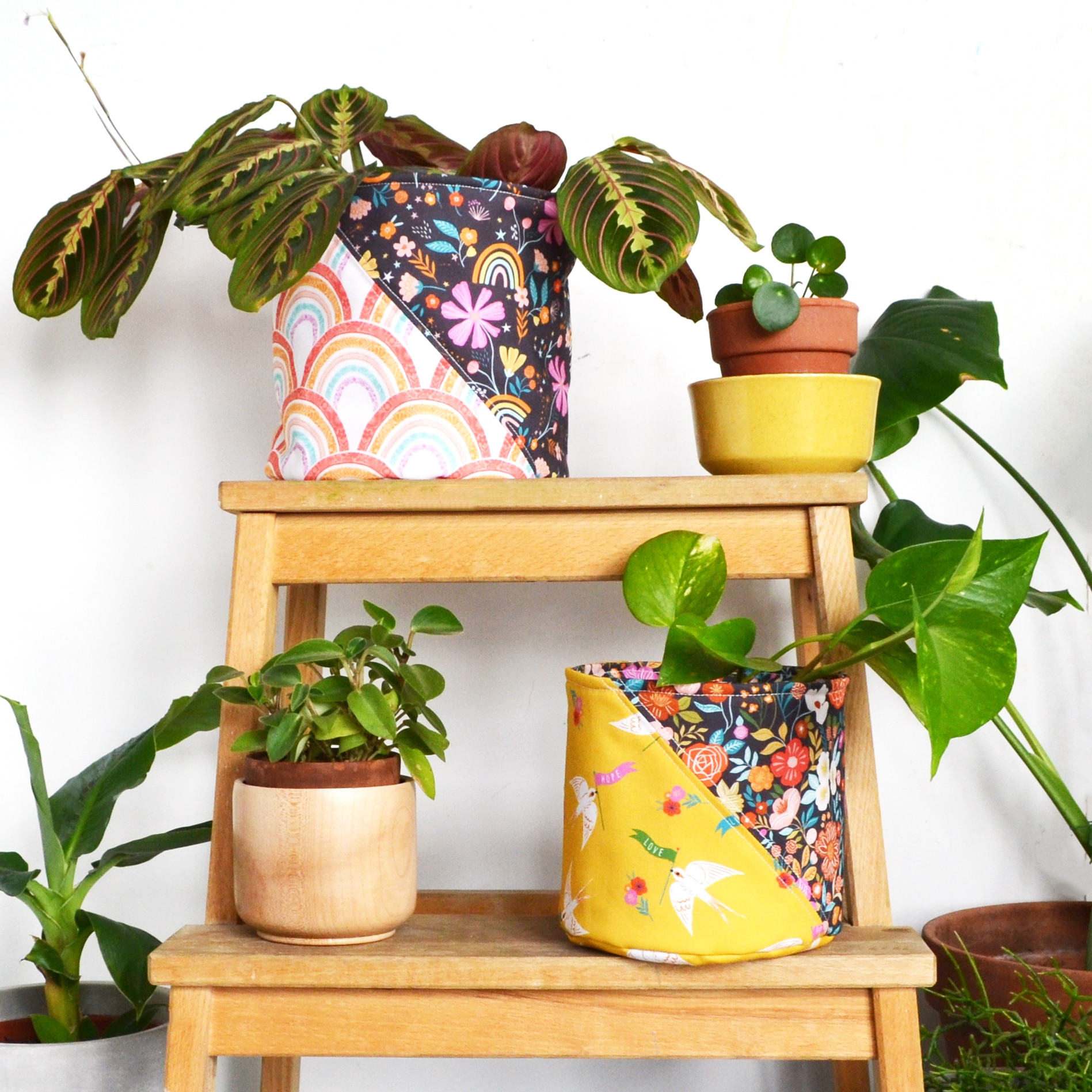 Learn to to Sew a bold but simple Fabric Planter!